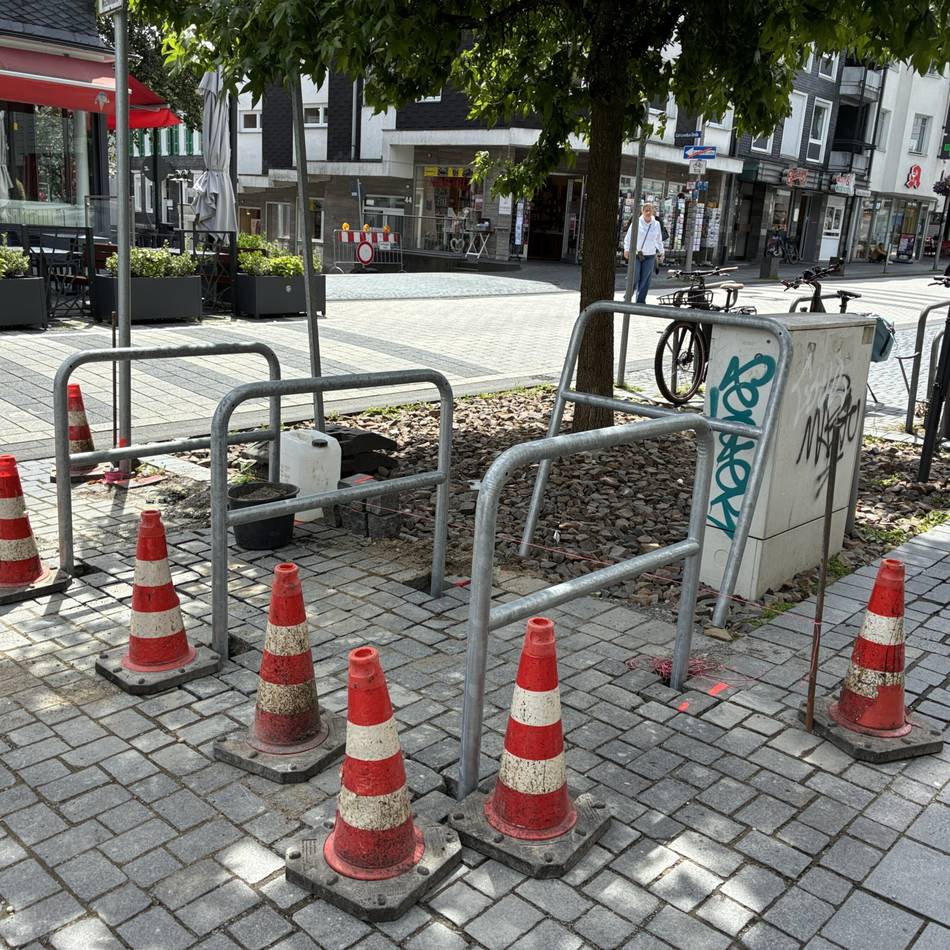 Wo die letzte Telefonzelle stand, parken bald Fahrräder