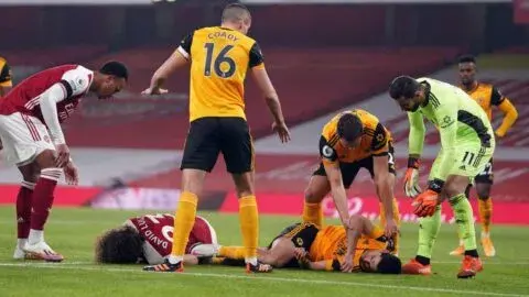 Wolves despide a Rob Edwards días después del regreso de Raúl Jiménez