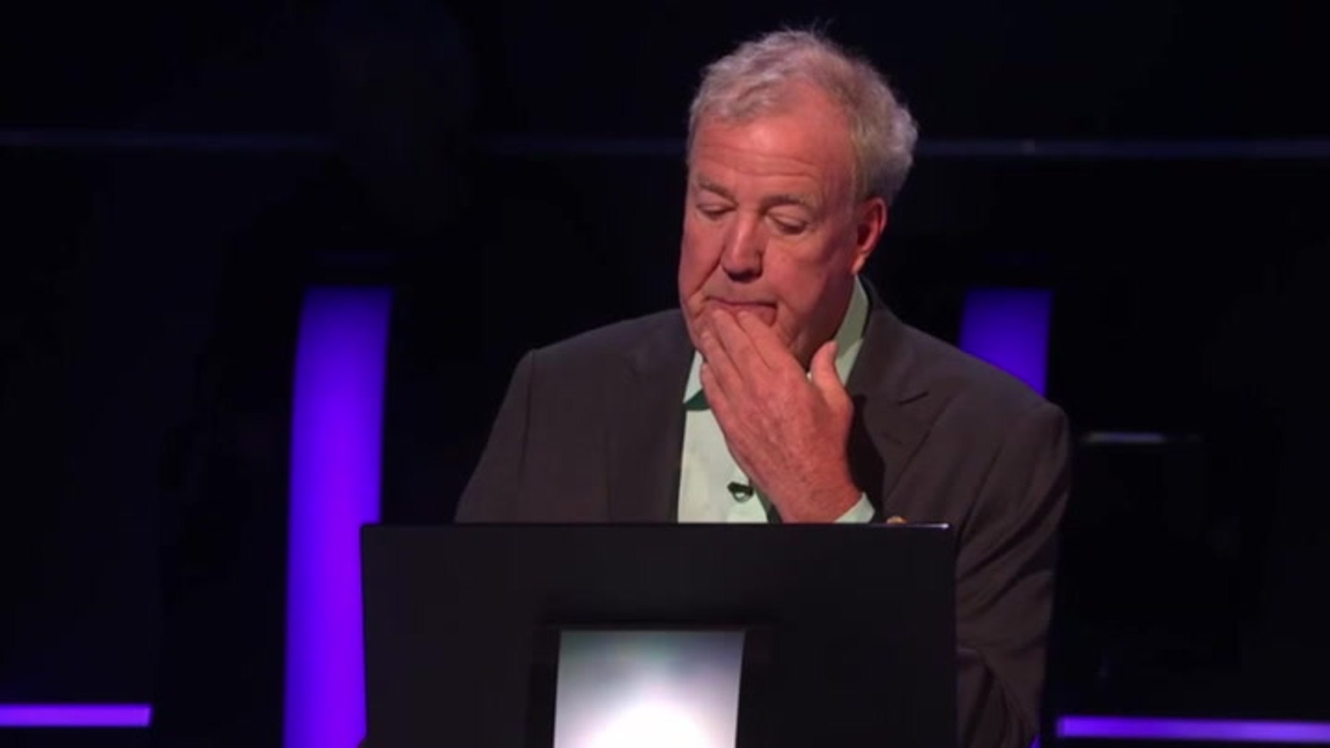 Jeremy Clarkson forced to apologise after wrong answer costs Who Wants ...
