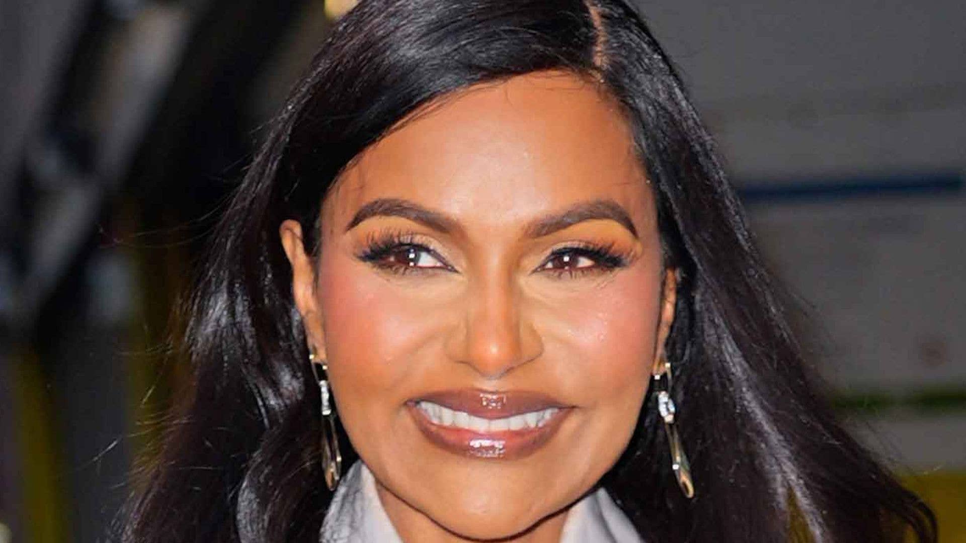 Mindy Kaling's fave concealer is so good for dark circles - and it's ...