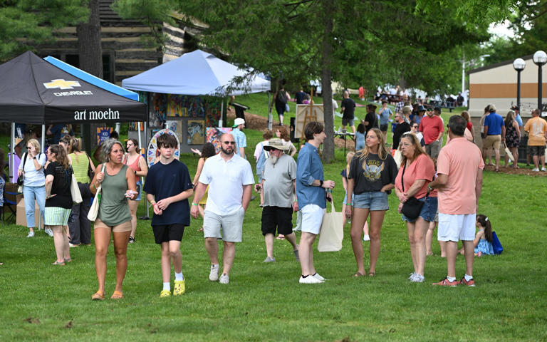 Art, beer & wine festival draws thousands, raises money for Ella Sharp ...