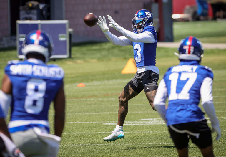 Giants’ Jaxson Dart obviously 'a work in progress' as he rushes to ...