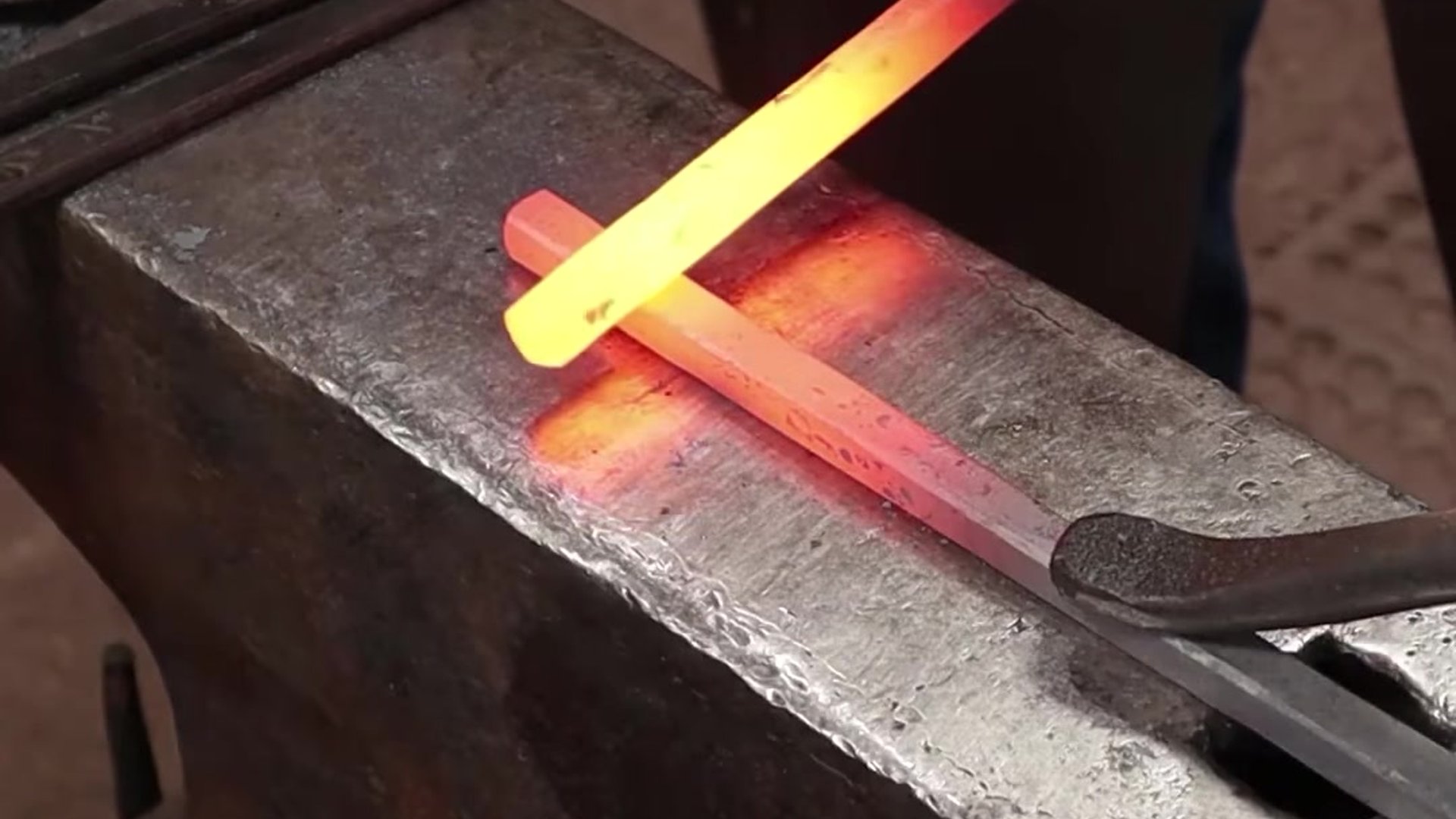 Ornamental ironwork: square frame forge