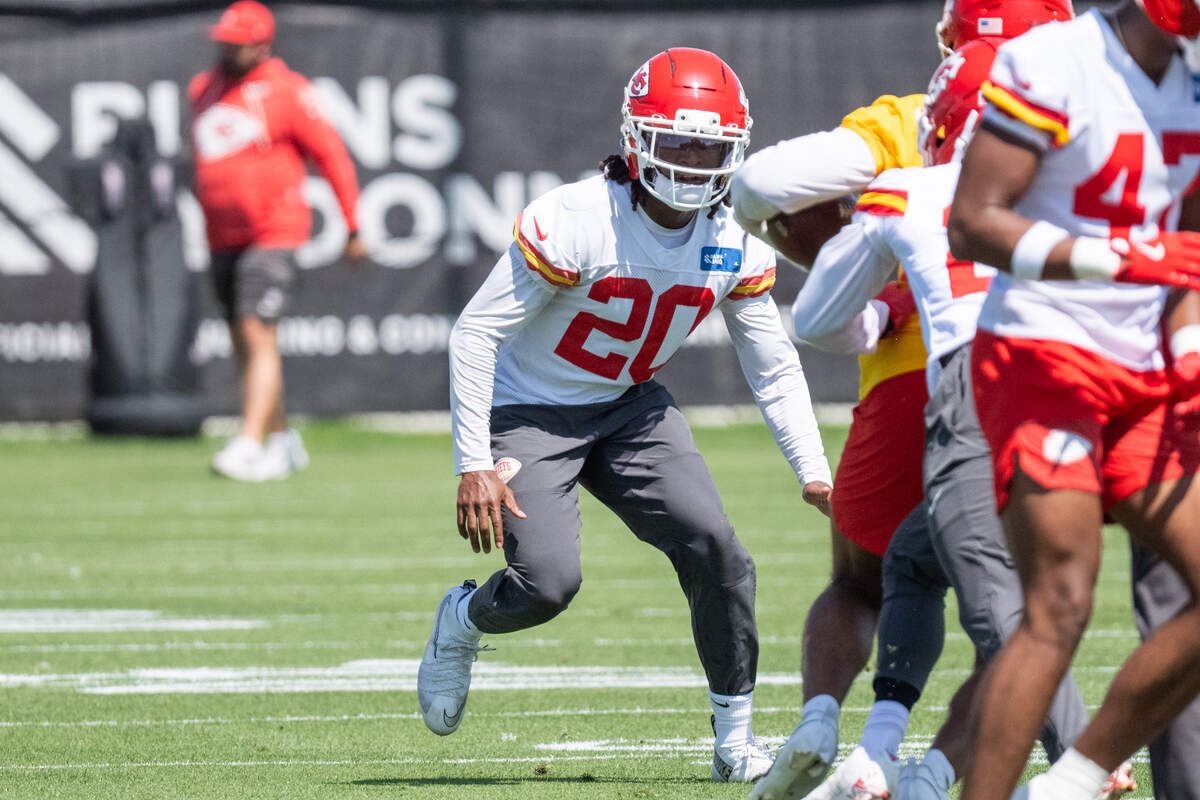 7 observations from day 1 of Chiefs minicamp: Kelce's back, Williams ...