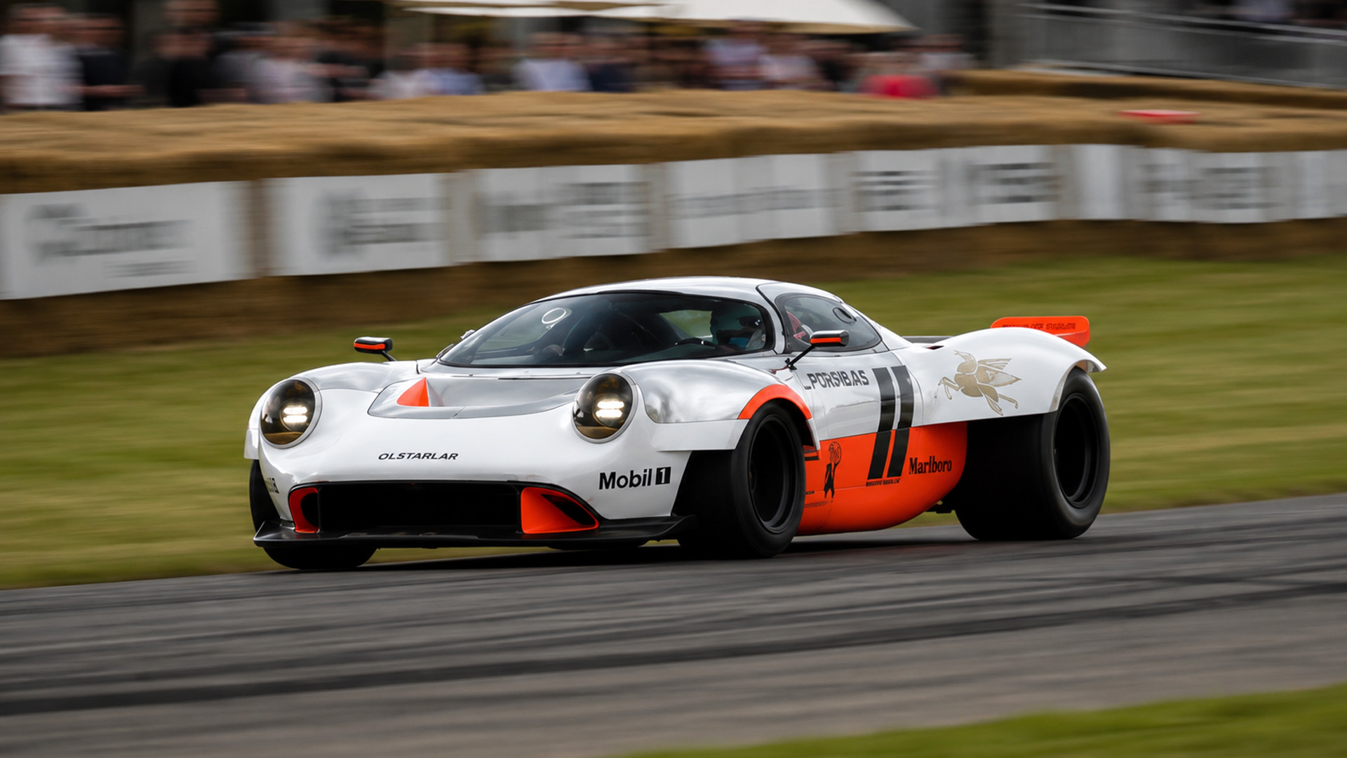 Classic race car brings vintage speed back on race track
