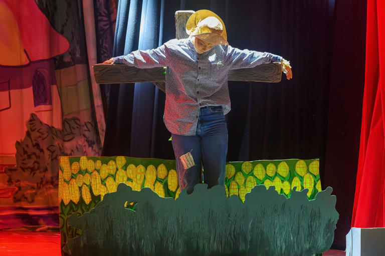 Braes High pupils hit the yellow brick road for school show