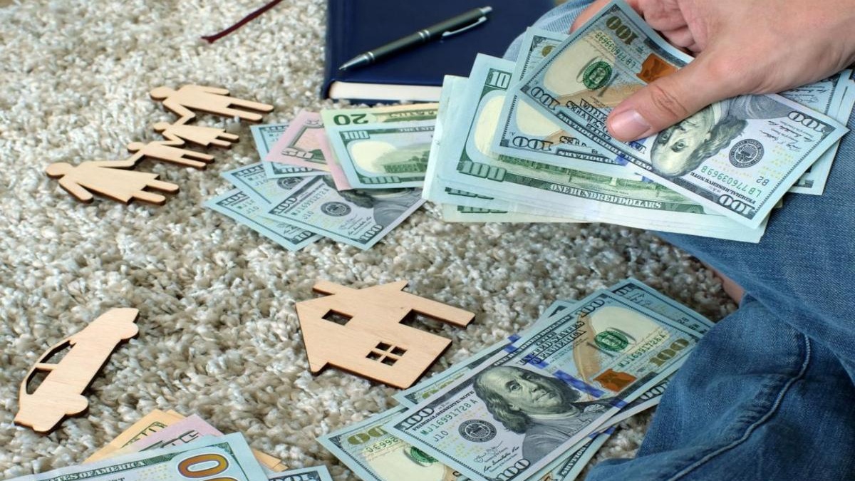 12 money habits wealthy people practice consistently in 2026, according ...