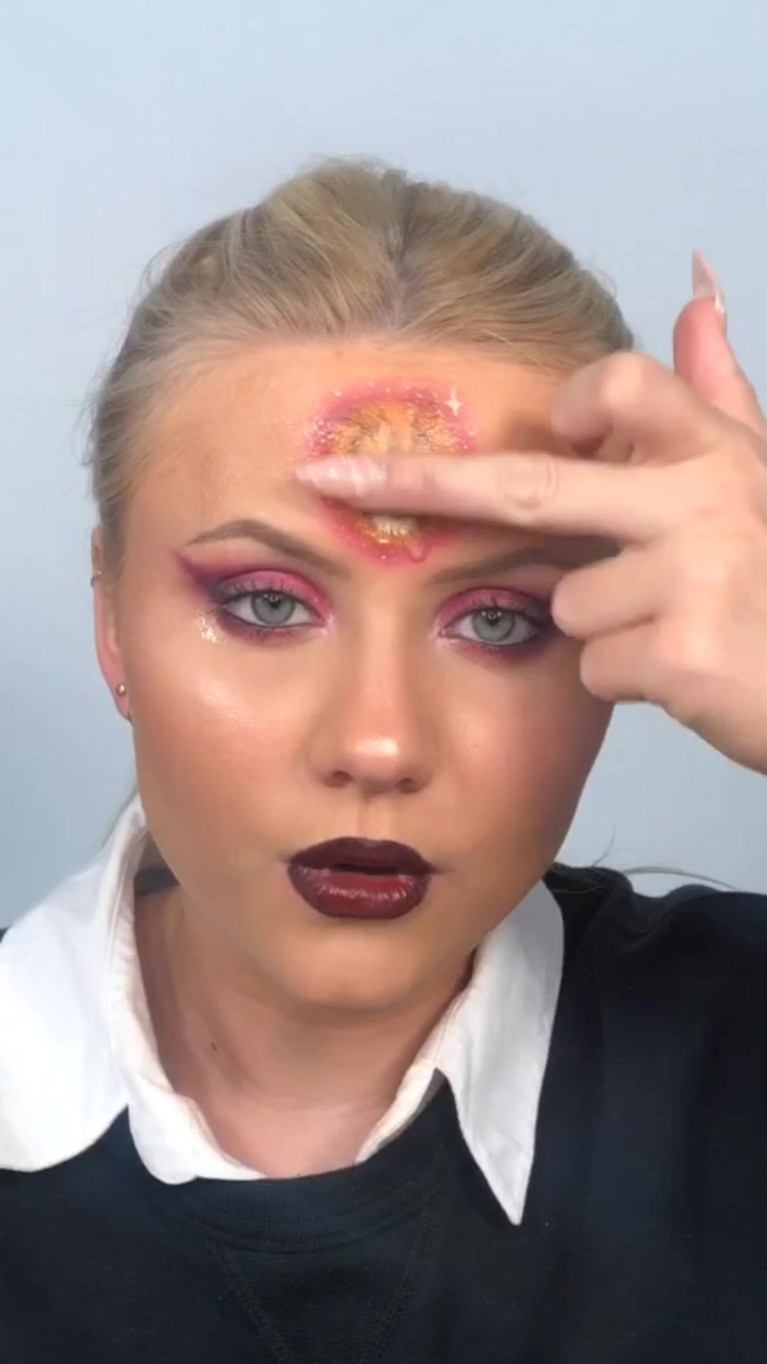 What makes this Gryffindor makeup truly stand out