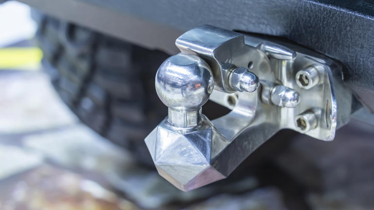 Should you grease a tow ball hitch?