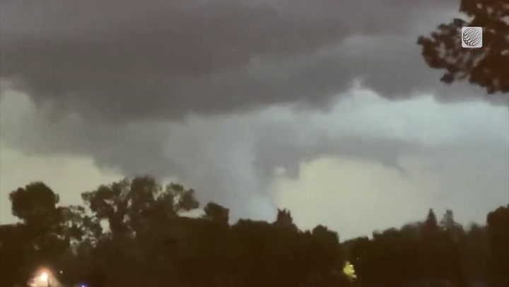 Scary tornado-warned storms in Manitoba