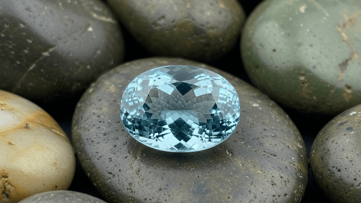 7 must-have crystals every Aquarius woman needs for good energy and luck
