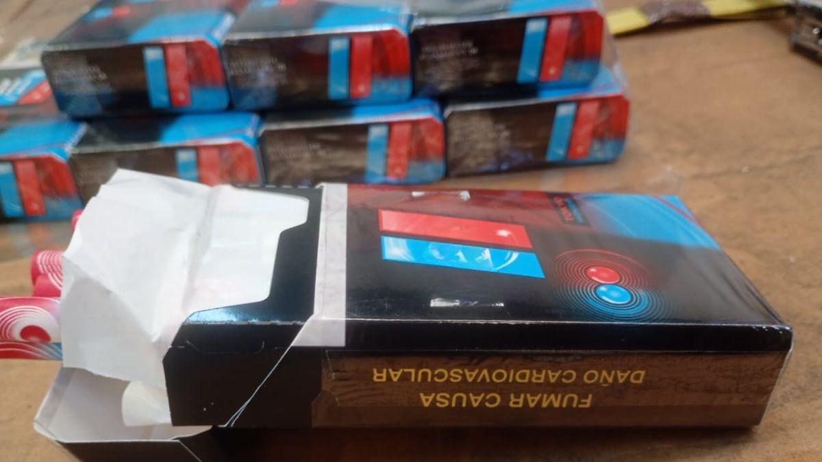 ¡Frenan cigarros pirata! Semar segura 1.2 millones en el AICM
