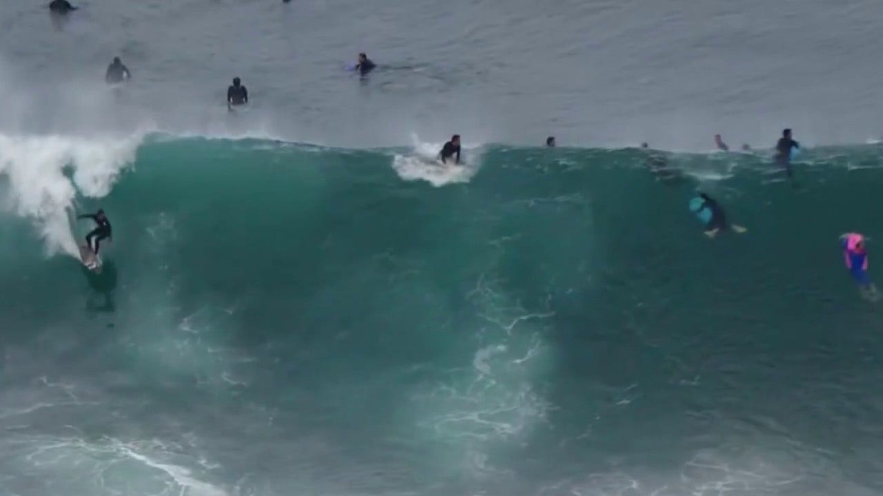 Massive summer swell brings 20-foot waves to Newport Beach's famous ...