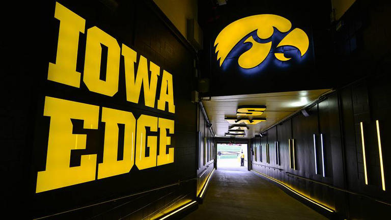 Iowa Hawkeyes get creative in NIL Wild West with new partnership