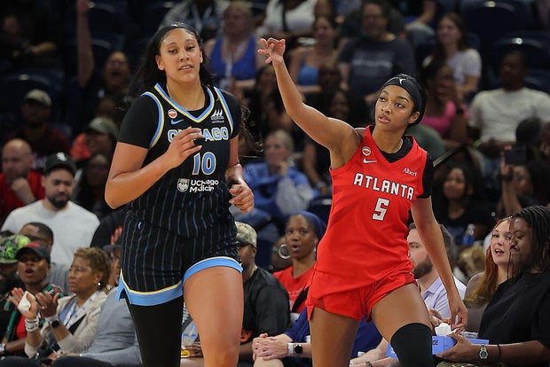 Atlanta Dream hold off Chicago Sky 82-75, Rhyne Howard becomes youngest ...
