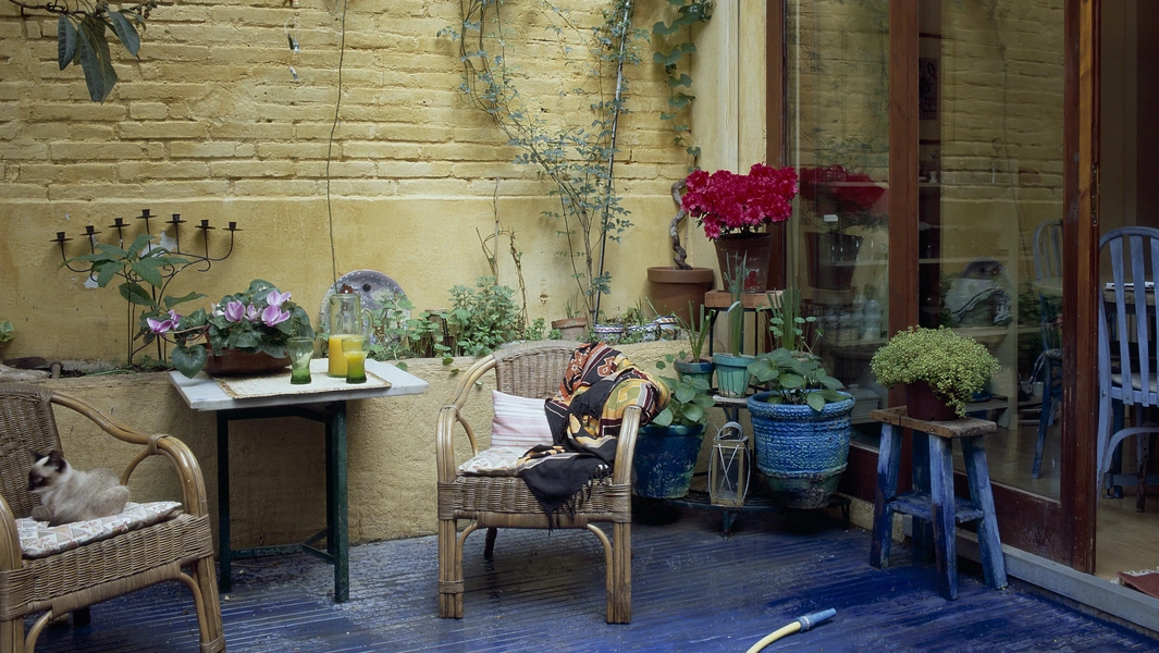 17 space-saving and functional outdoor ideas