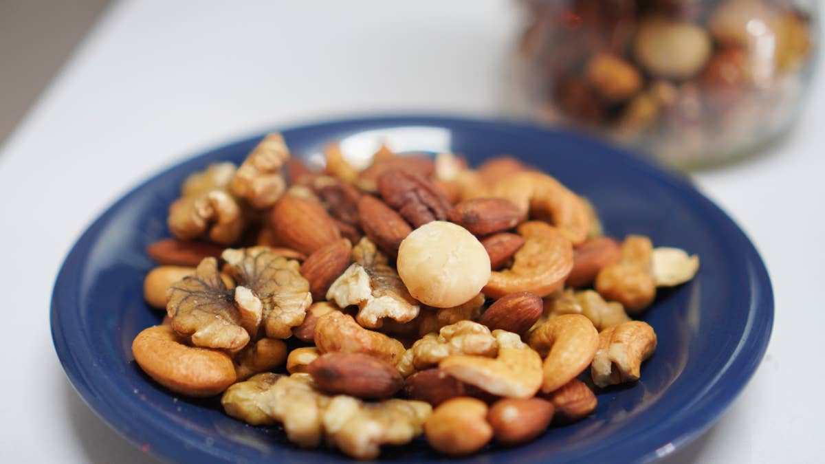 Why walnuts may be the best nut for heart health, according to a ...