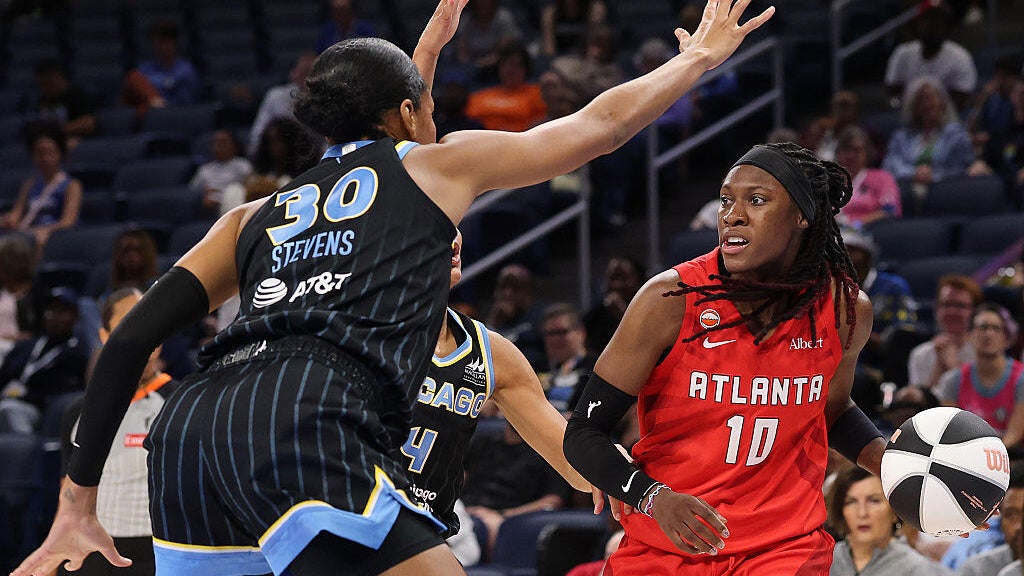 Atlanta Dream hold off Chicago Sky 82-75, Rhyne Howard becomes youngest ...