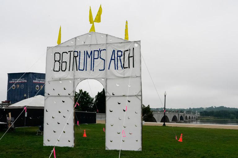 FAA says proposed Trump arch would need red obstruction lights