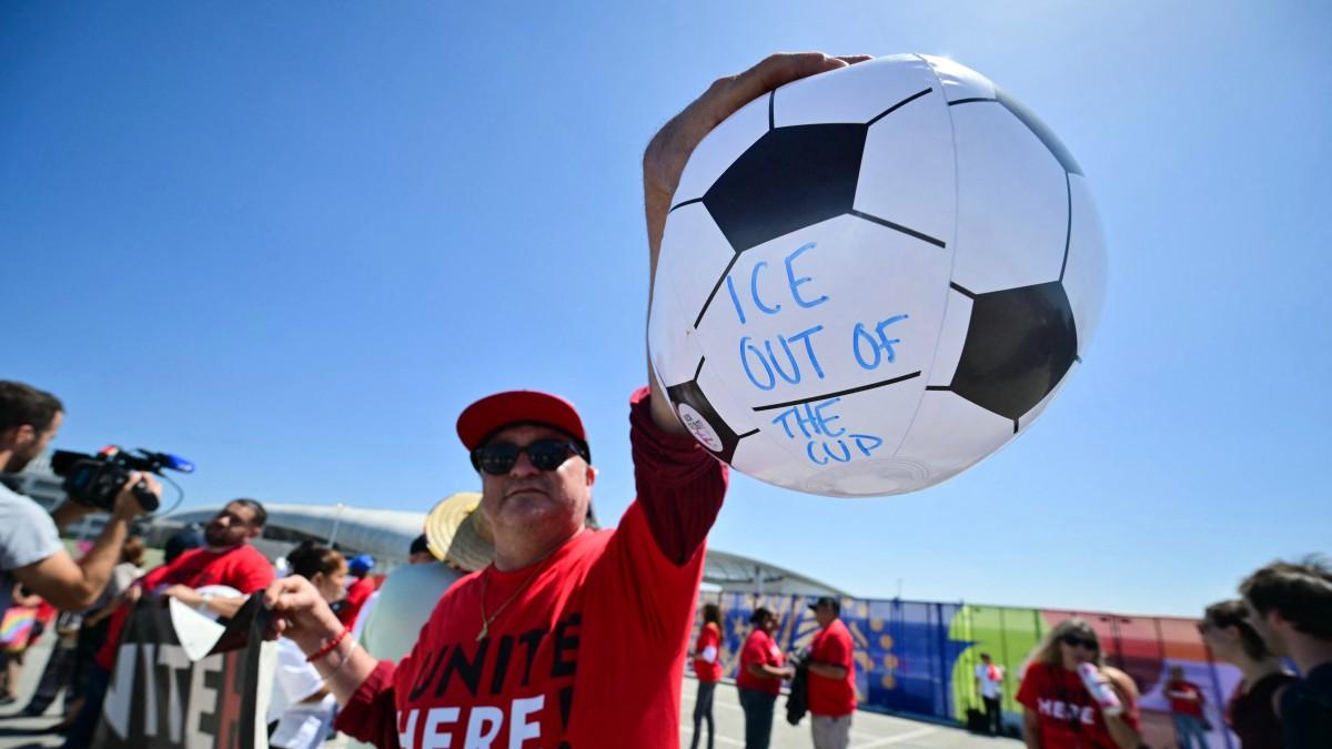 Goleamos al ICE, goleamos a la FIFA, dice sindicato de estadio en Los ...
