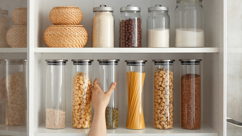 There's no need for shelf liners — the cute thrift store find you can ...