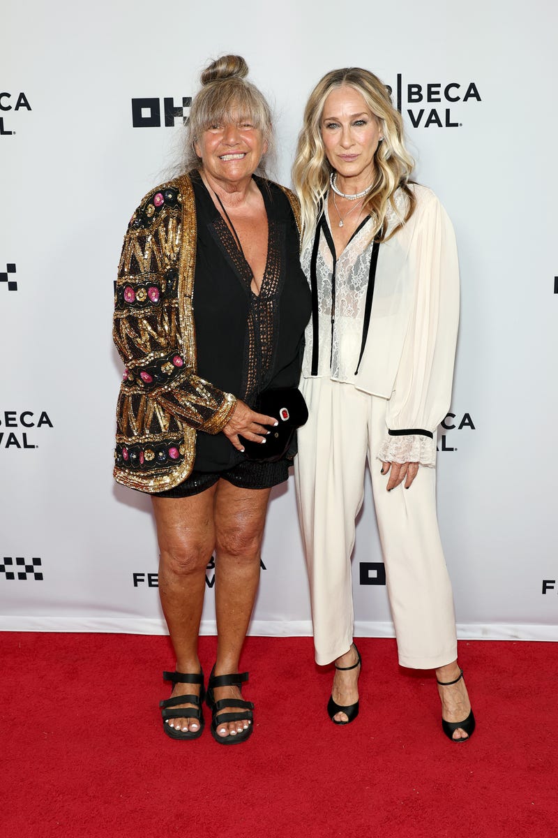 Sarah Jessica Parker’s silky red-carpet look was all about her studded ...