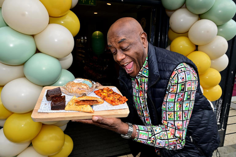 Joyful photos as beloved TV chef Ainsley Harriott visits Scarborough ...