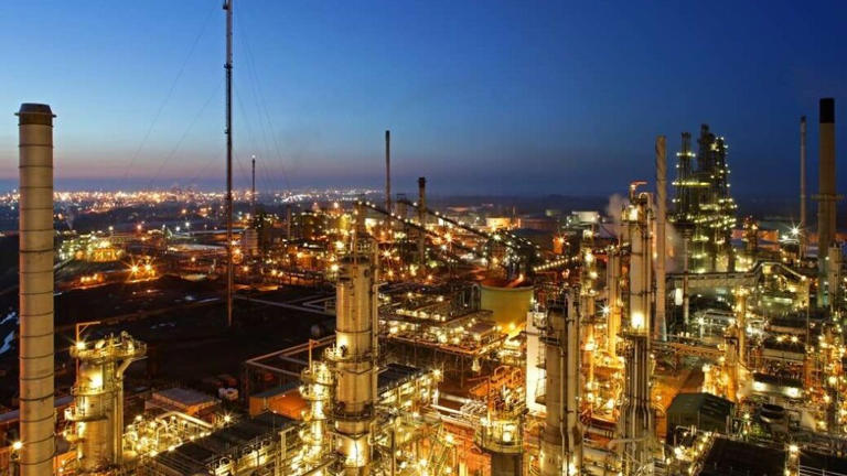 US oil inventories continue slide as refiners boost runs