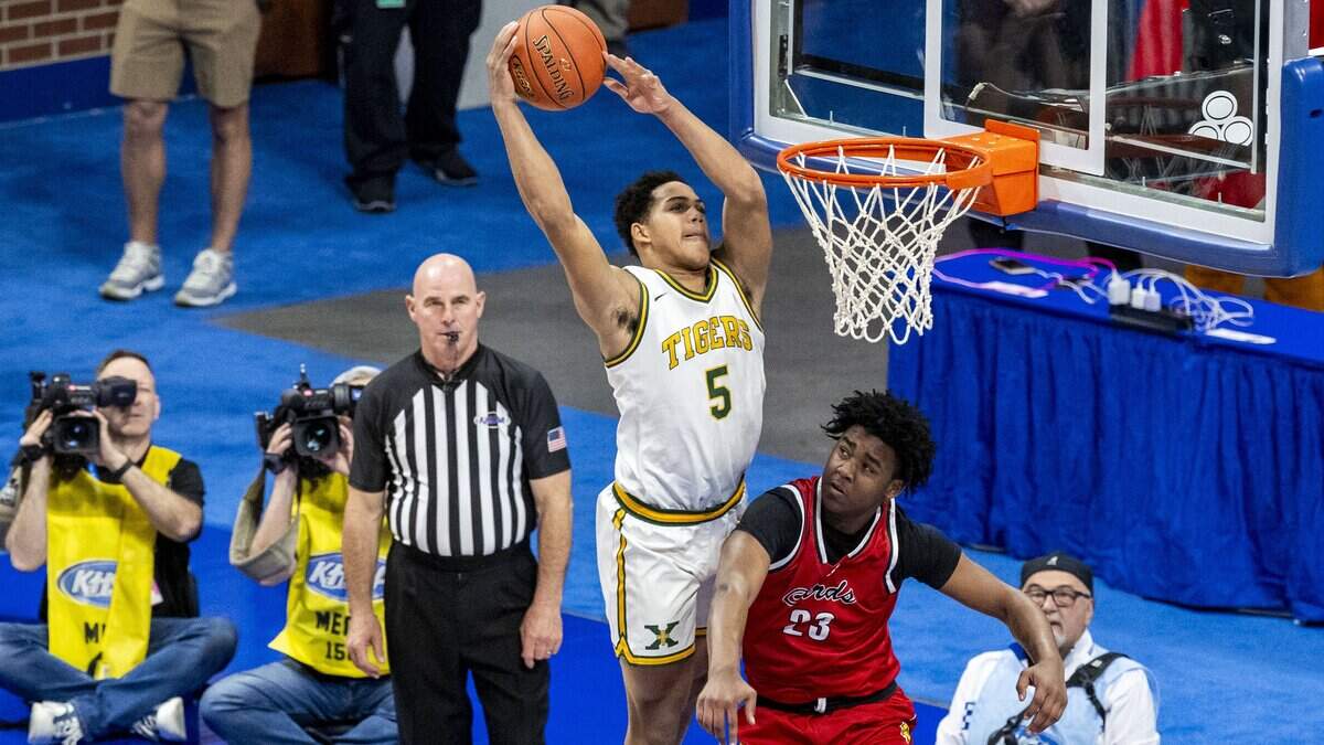 There's a common theme with the top college basketball recruits in Kentucky
