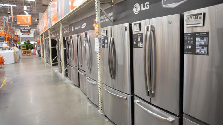 What's the average lifespan of LG refrigerators?