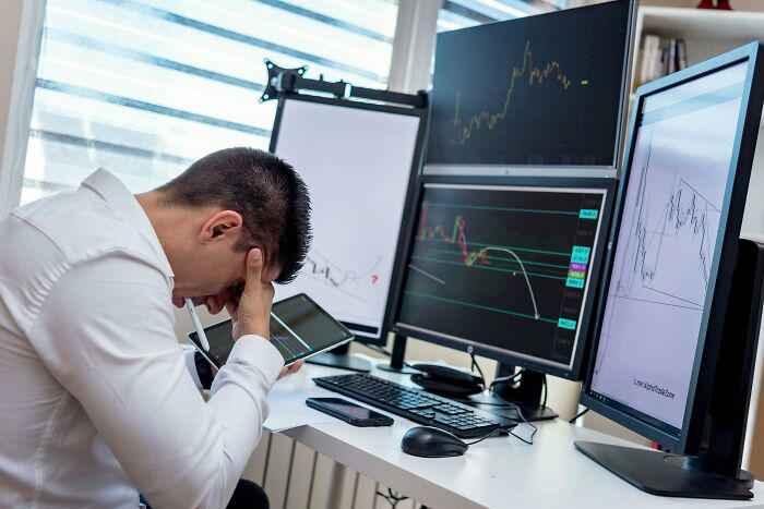 29 red flags to keep an eye out for at any company