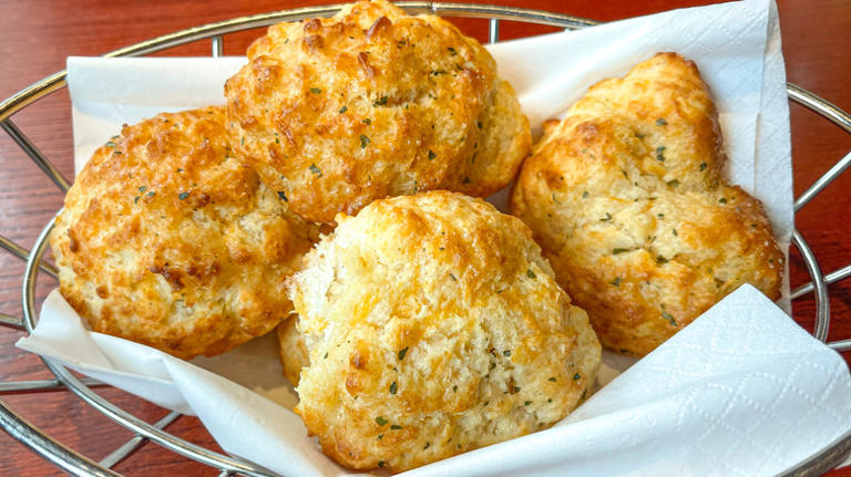 Which grocery stores sell frozen Red Lobster Cheddar Bay Biscuits?