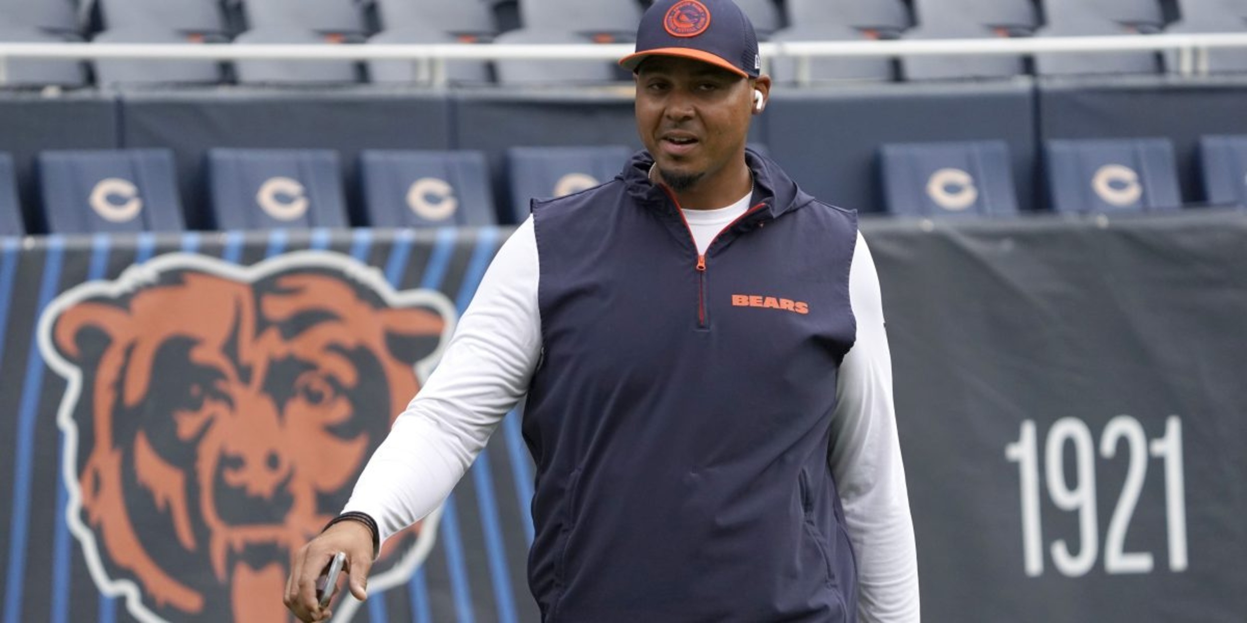 Chicago Bears predicted to land freakish 6-foot-6 pass rusher