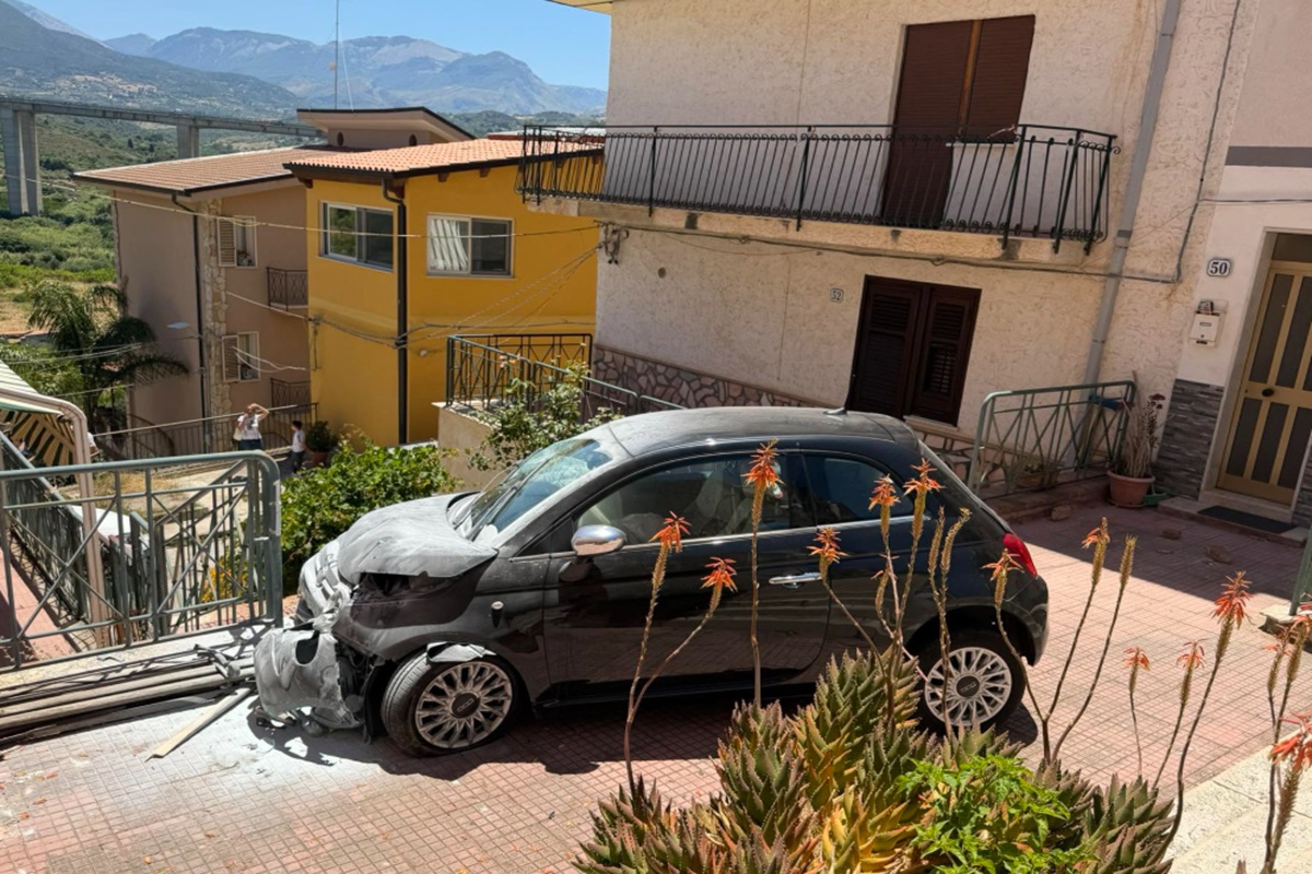 In contromano con l’auto rubata, tragedia sfiorata nel Palermitano ...