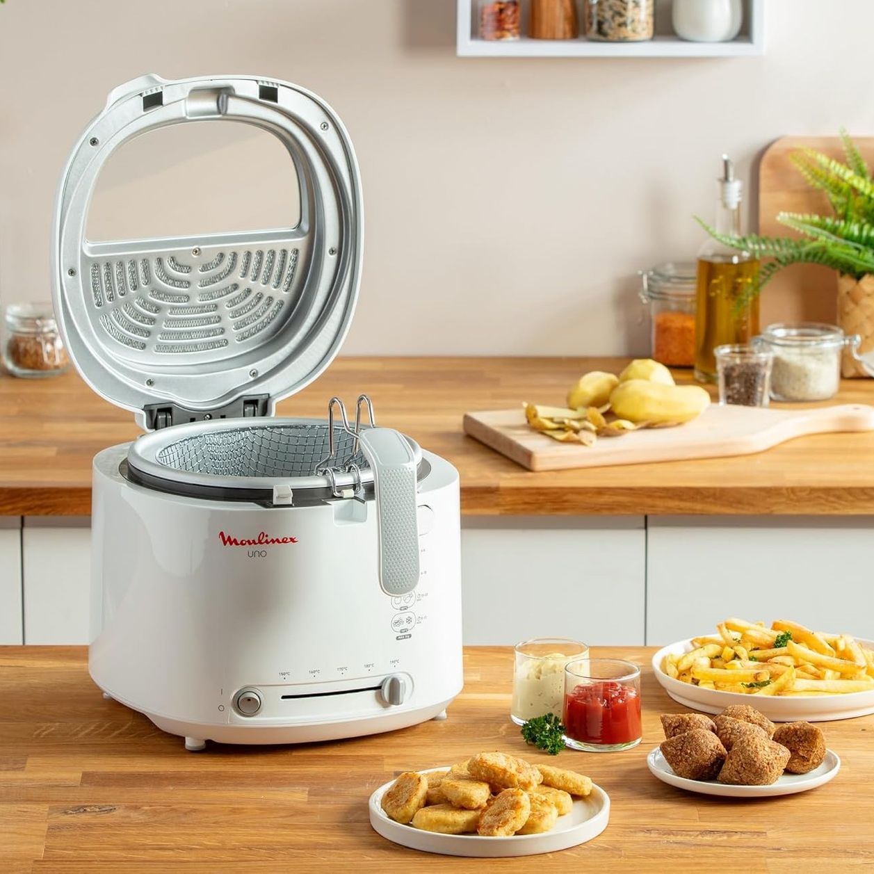 Cette friteuse Moulinex avec de nombreuses fonctionnalités avancées est ...