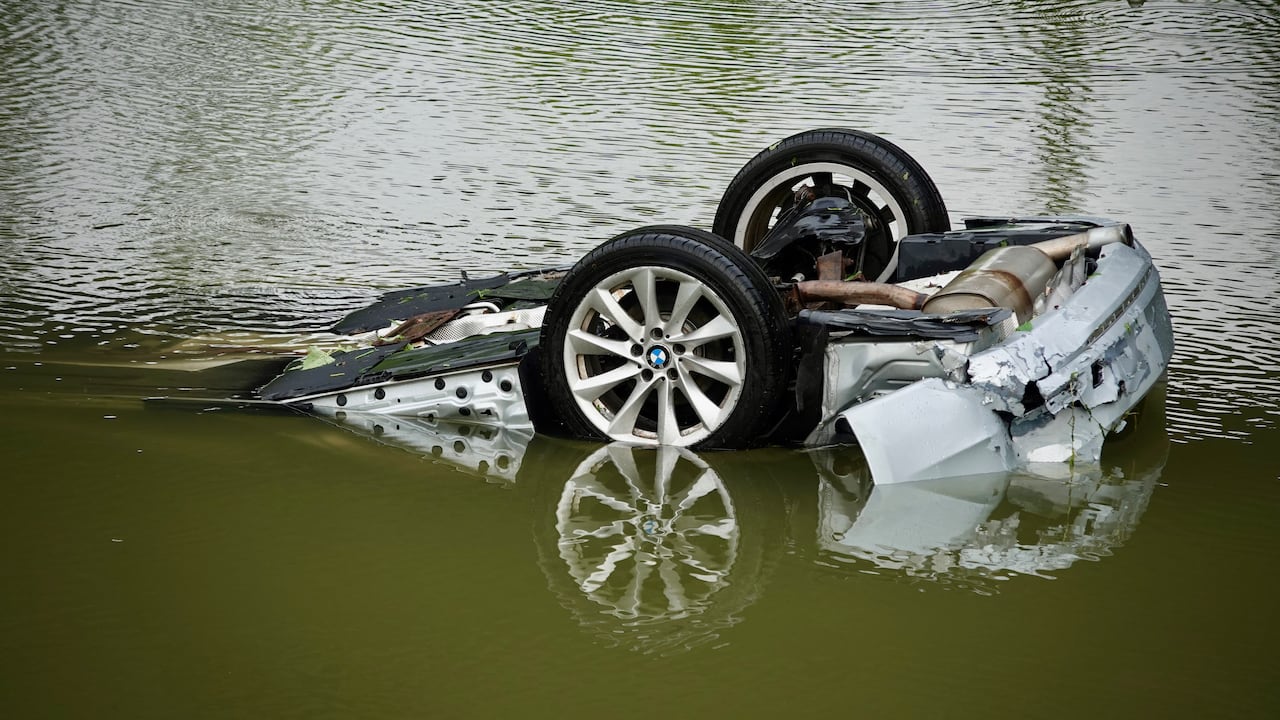 BEI investigating after police chase ends with 2 dead, car submerged in ...