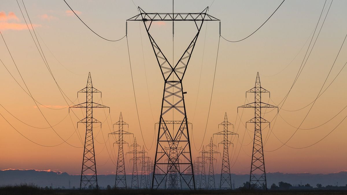 Texans overwhelmingly oppose eminent domain, transmission lines through ...