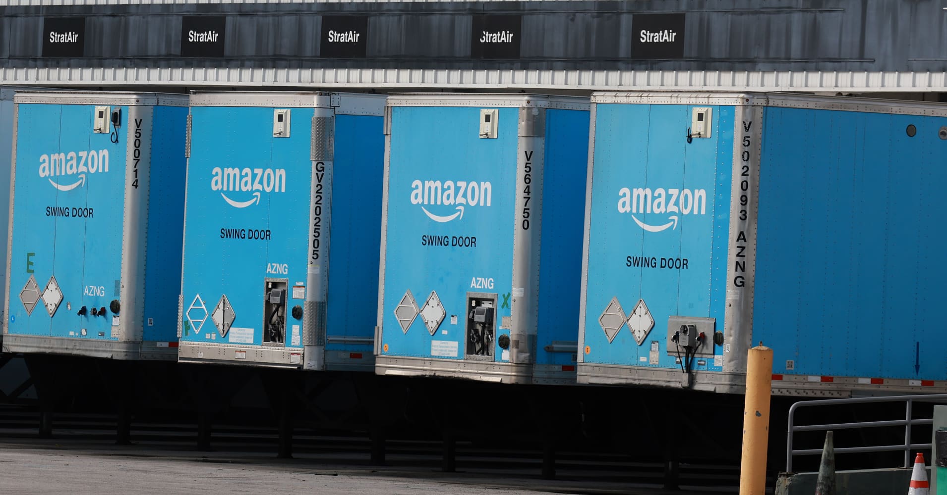 Amazon trucking expansion sparks freight stock sell-off