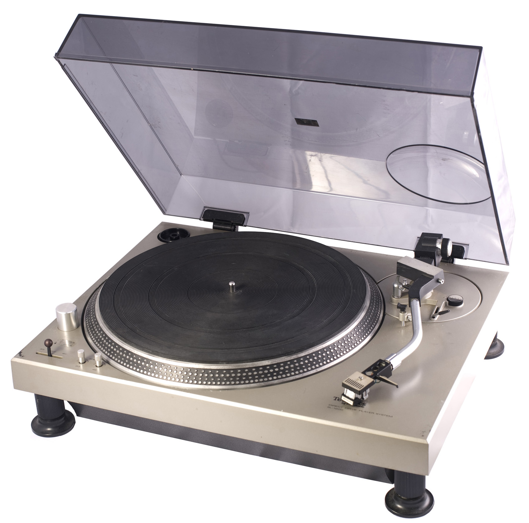 16 old vinyl record players that audiophiles are bidding on