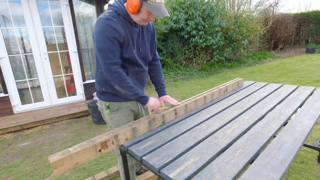 He built the cheapest DIY fence possible - and somehow it still had ...