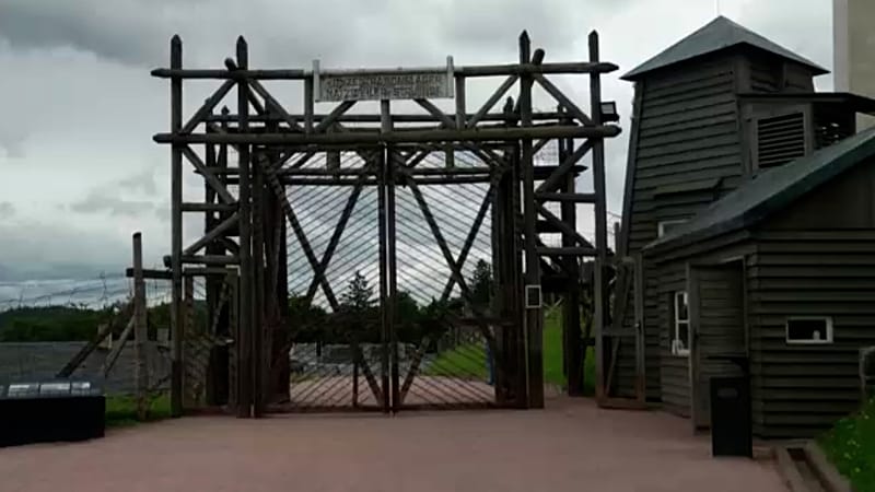 Los secretos ocultos en las paredes de un campo nazi de Alsacia salen a ...