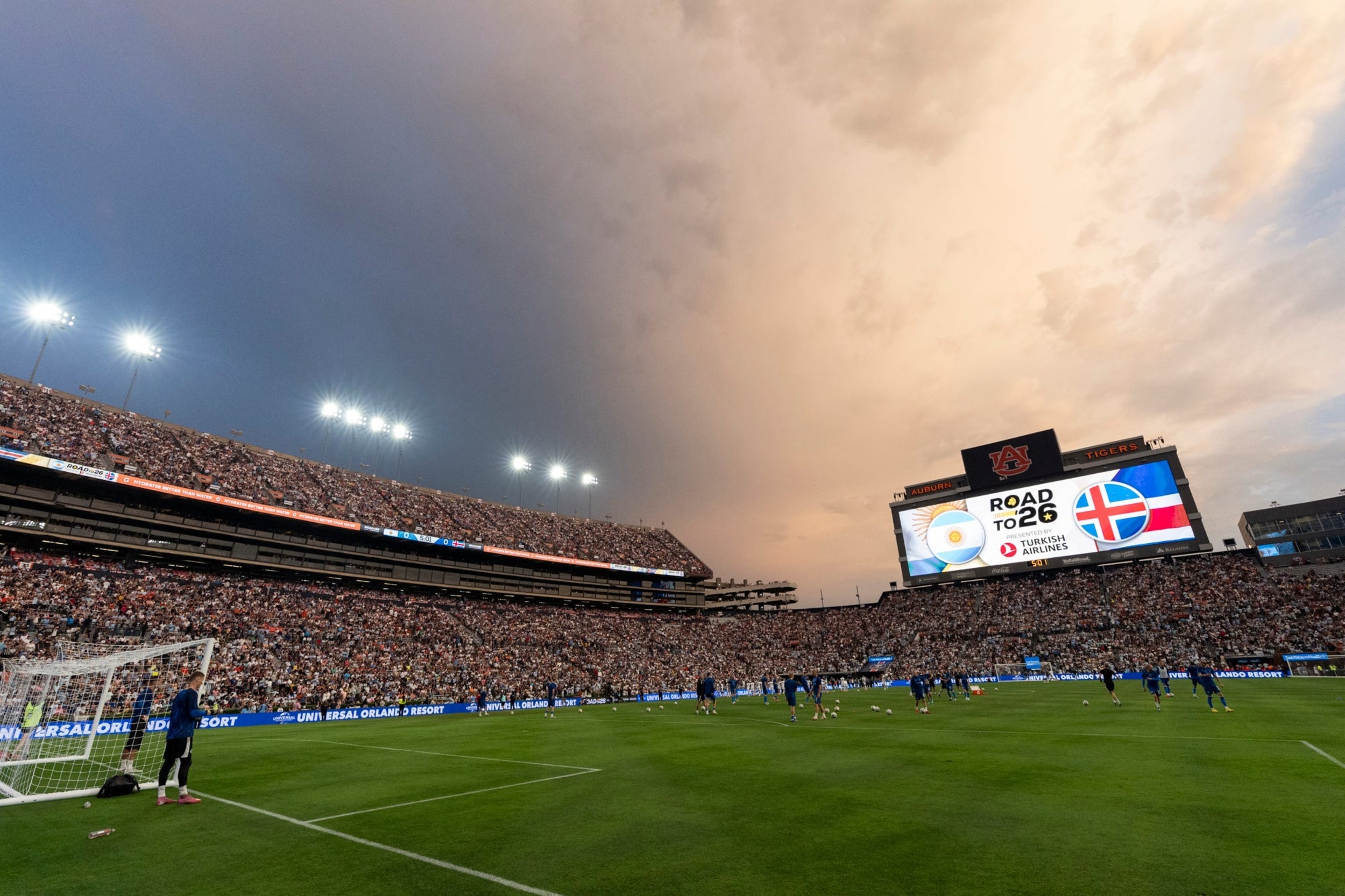 European mind can’t comprehend Auburn’s stadium
