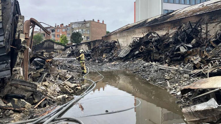 Nog 2 lichamen gevonden onder puin na zware brand in Anderlecht: 4 ...