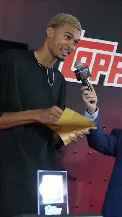 Victor Wembanyama's $100k card giveaway!