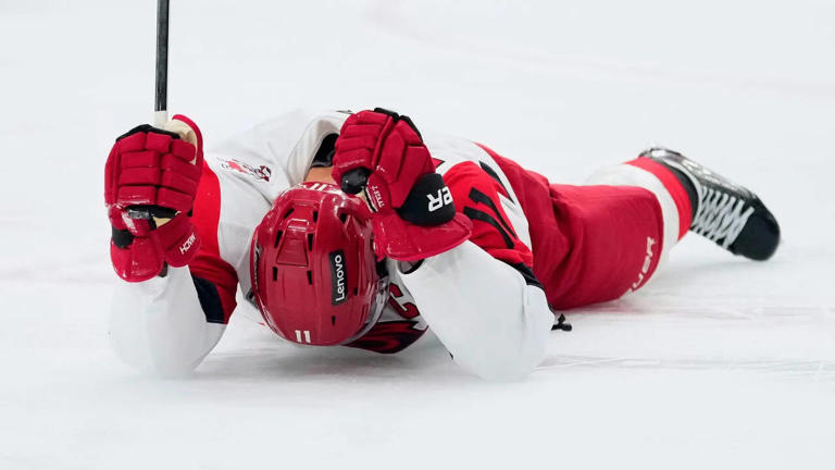 Staal's acrobatic goal leads Hurricanes to victory over Golden Knights ...