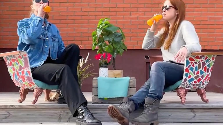 Transform an old bathtub into chic garden furniture