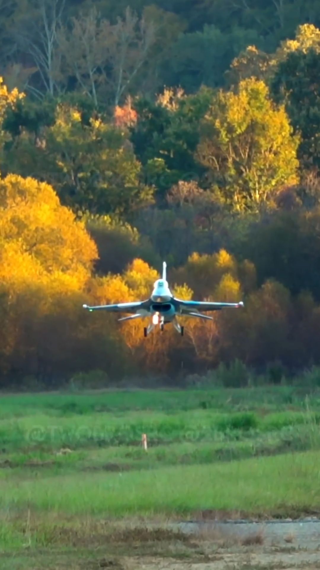 F-16C aggressor RC jet: Landing skills on display