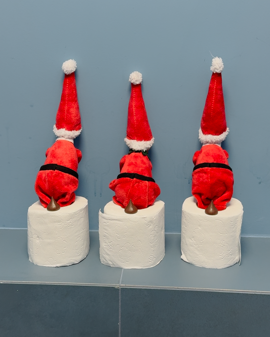 These elves are full of surprises 🧝😂