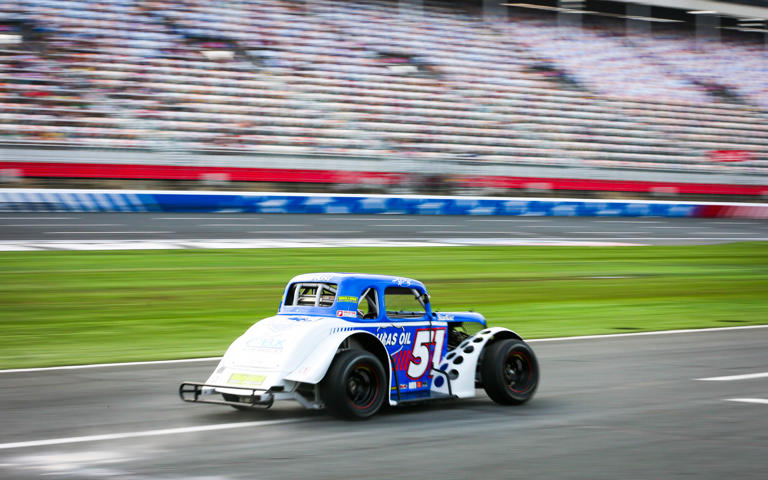 Kyle Busch’s son, father honor late NASCAR champ at Charlotte summer ...