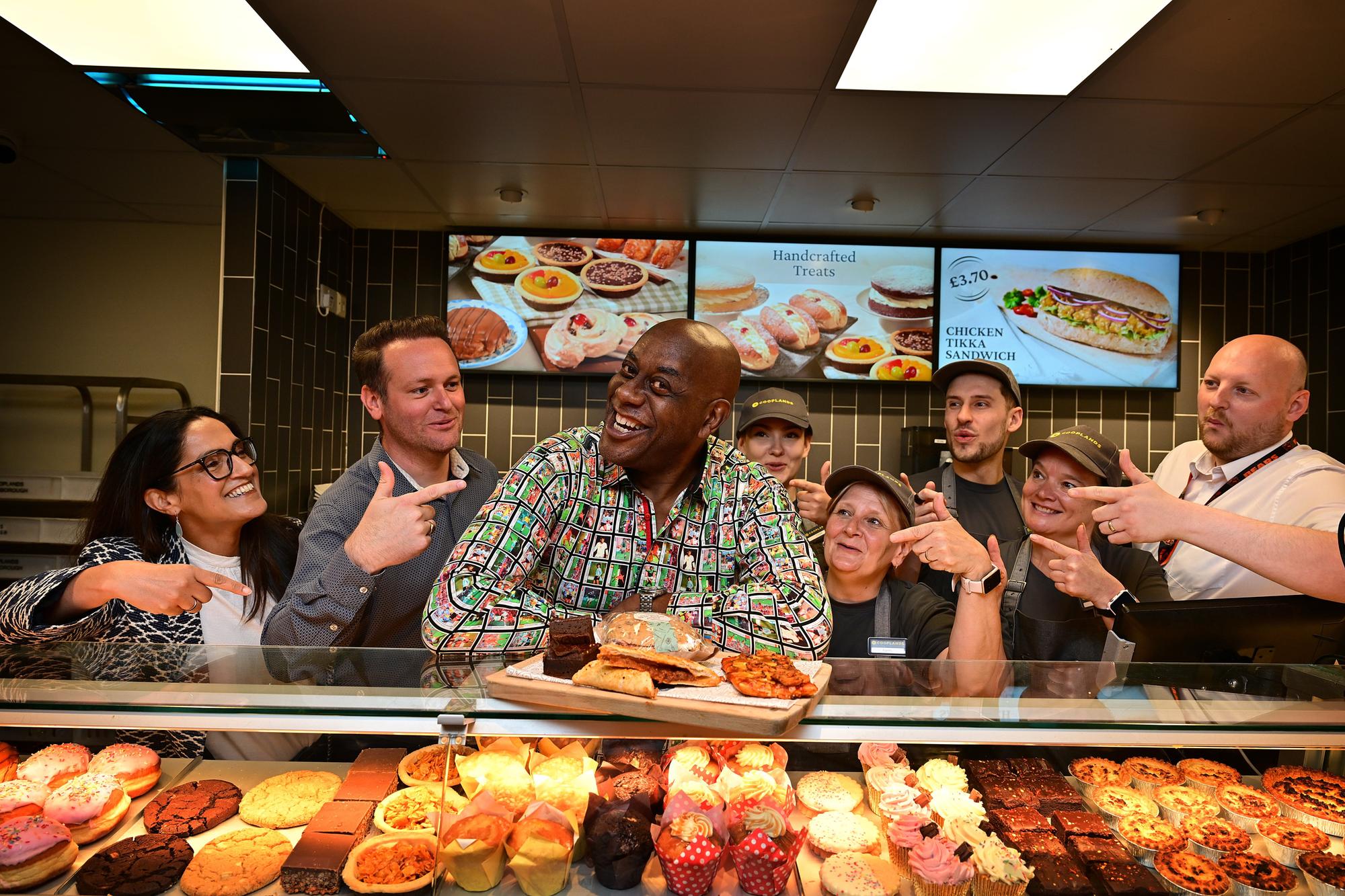 11 joyful photos as beloved TV chef Ainsley Harriott visits Scarborough ...